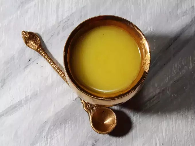 Actress Karishma Kapoor looks so young even at the age of 48, leaves ...