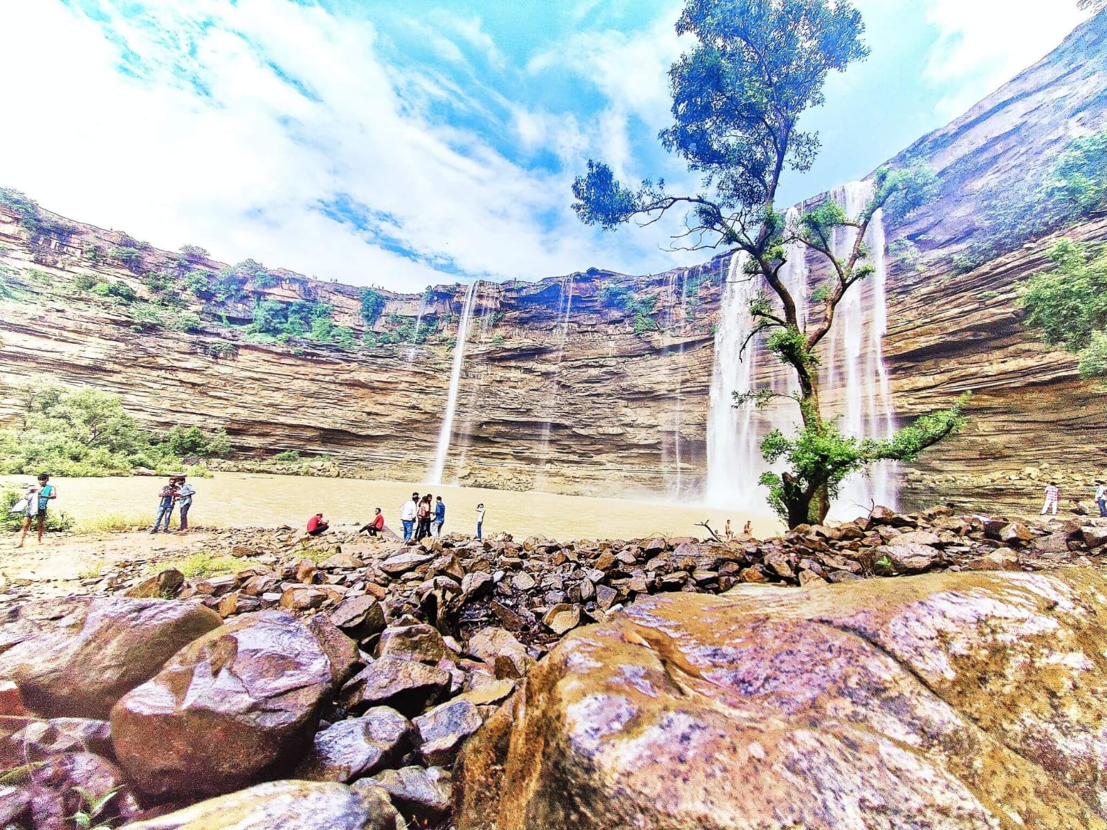 UP Tourism: आध्यात्मिक स्थलों और प्राकृतिक सुंदरता से भरपूर है उत्तर ...